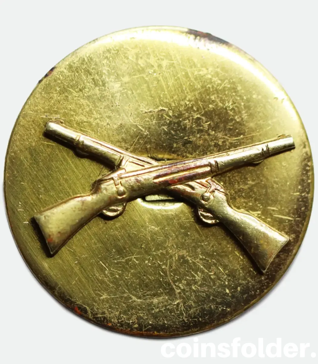 Vintage US Army Enlisted Collar Insignia with Crossed Rifles • Coinsfolder